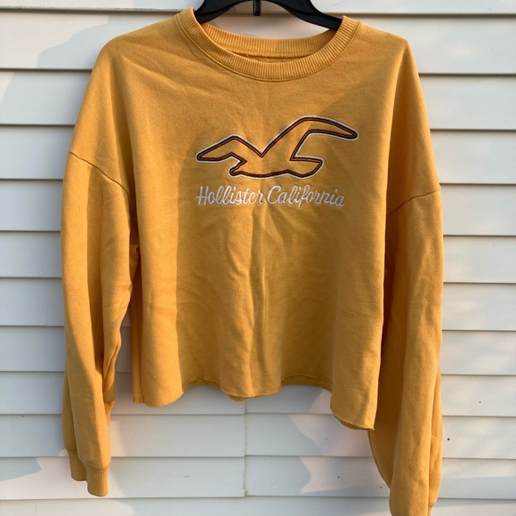Hollister | Tops | Hollister Cropped Crew Neck | Poshmark